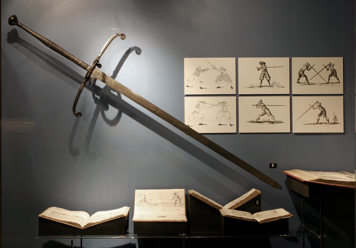 Claymore Sword: An Overview - Battle Wares